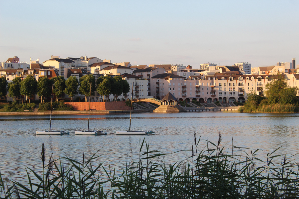 Comment effectuer le retrait de mon titre de séjour à Paris